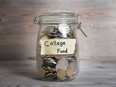 Who to Contact for Financial Aid and Student Loan Help | Edvisors